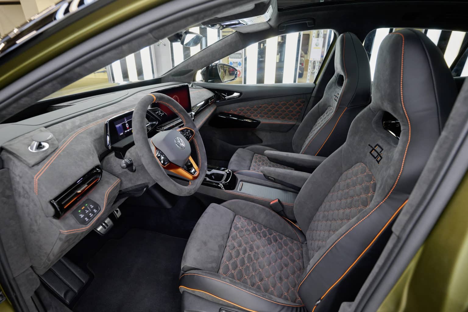 Volkswagen Auszubildende Haben Das Showcar ID 5 GTX Xcite Vorgestellt