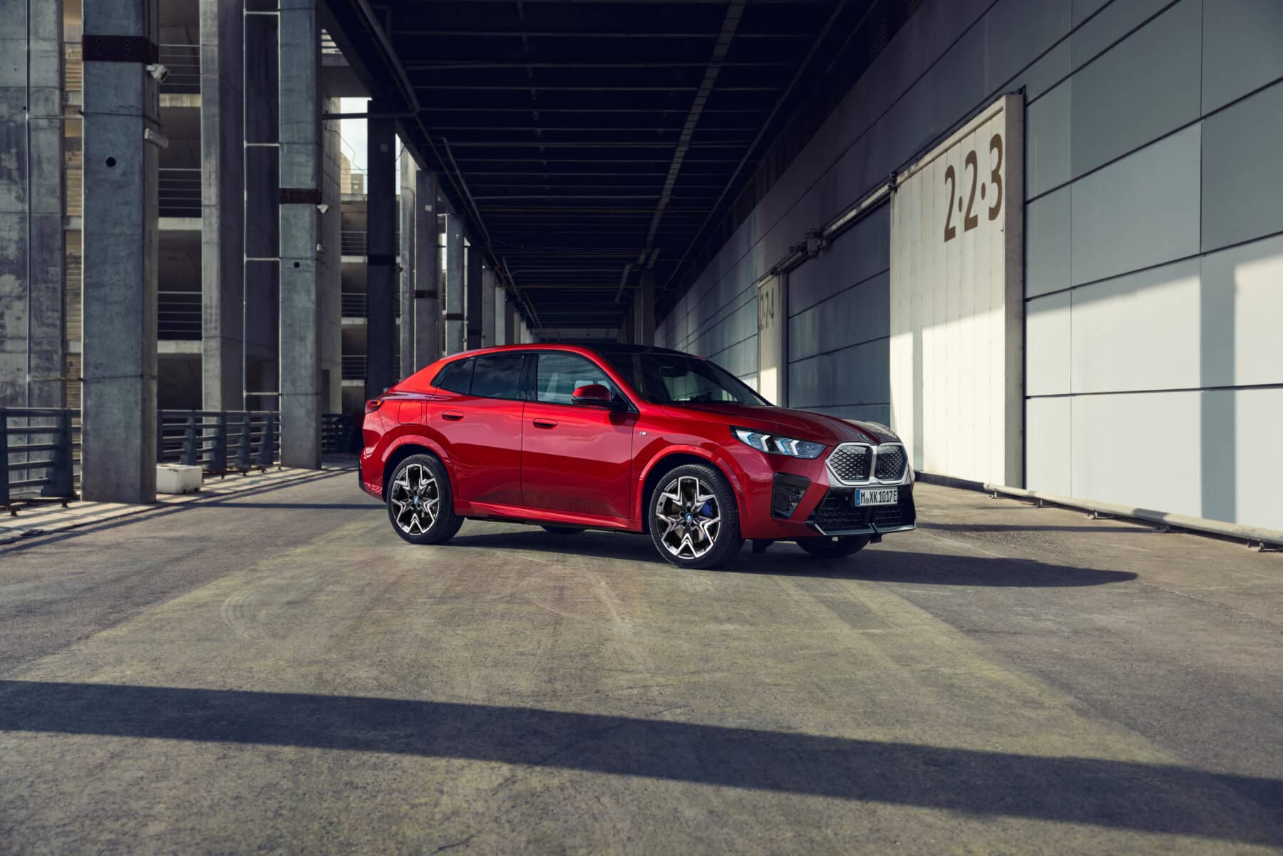 BMW iX2 xDrive20 Leasing ab 365 Euro im Monat netto - sparneuwagen.de