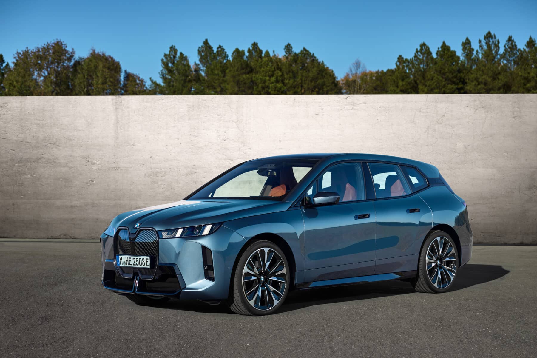 BMW iX M70 xDrive Leasing für 789 Euro im Monat netto - sparneuwagen.de